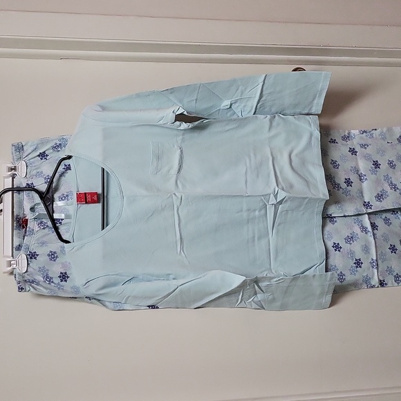 Target | Intimates & Sleepwear | Target 2 Piece Snowflake Pj Set | Poshmark